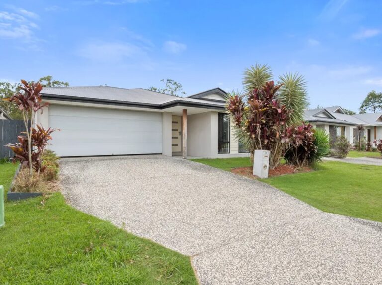 Park Ridge and Park Ridge South Suburb Profile